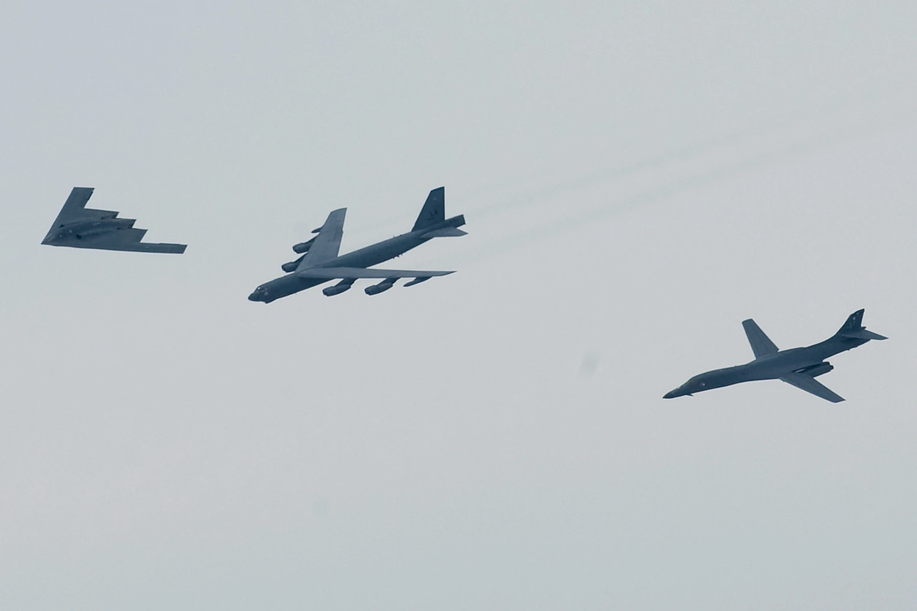 Image USAF bomberformation B2 Spirit B52 Stratofortress B1B Lancer image-usaf-bomberformation-b2-spirit-b52-stratofortress-b1b-lancer