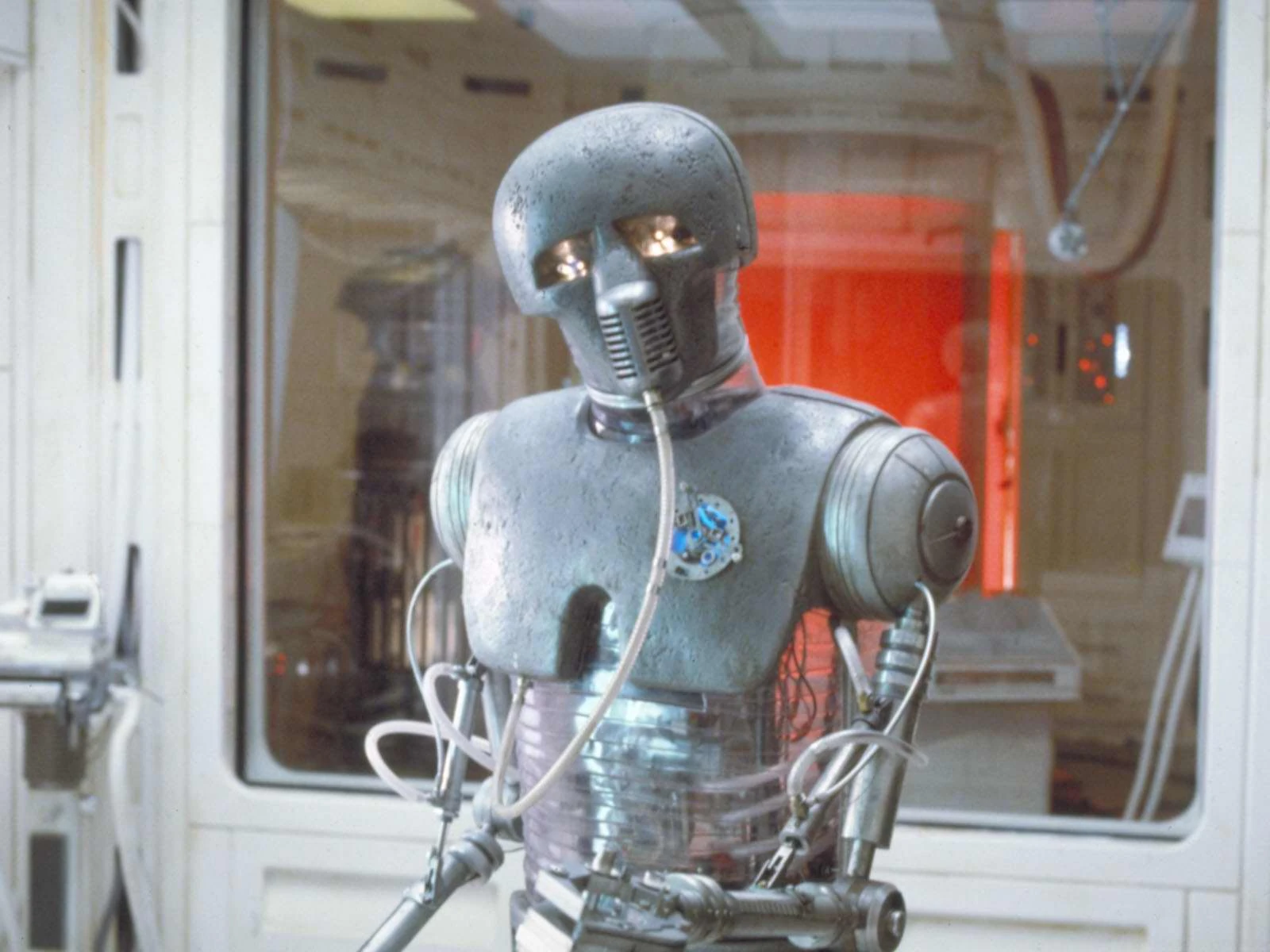 Bacta Tank - Yodapedia, de Wiki over Star Wars (personages, films ...