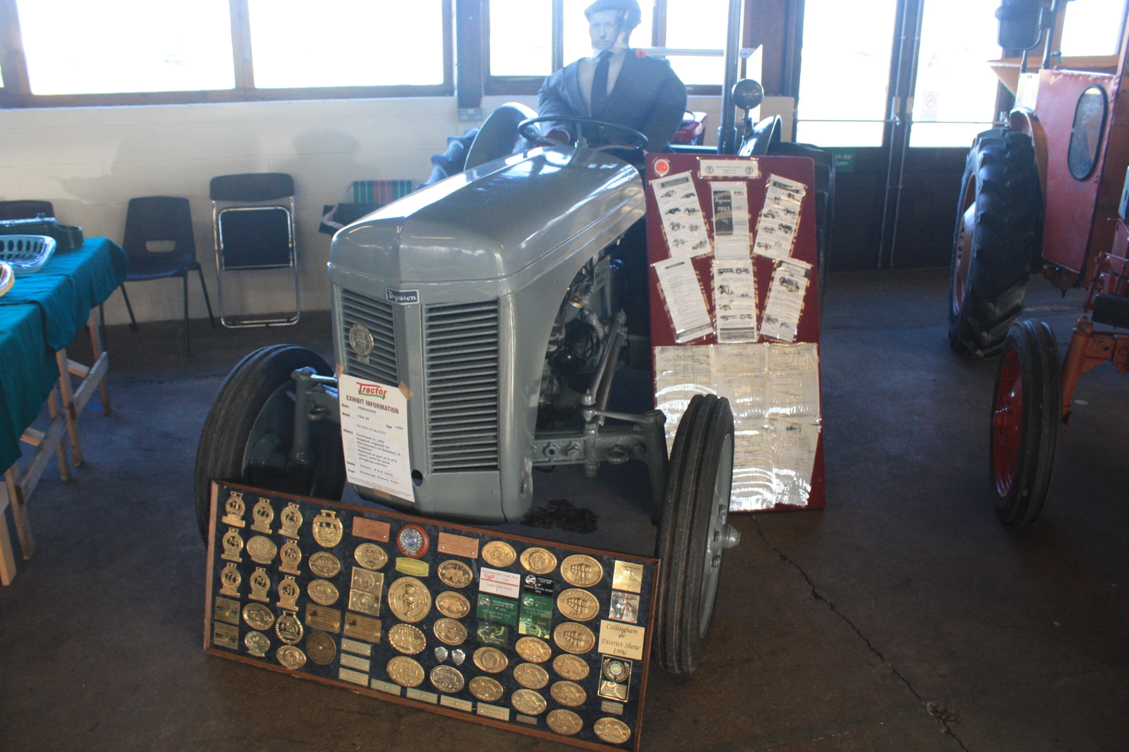 Ferguson TE20 - Tractor & Construction Plant Wiki - The classic vehicle ...