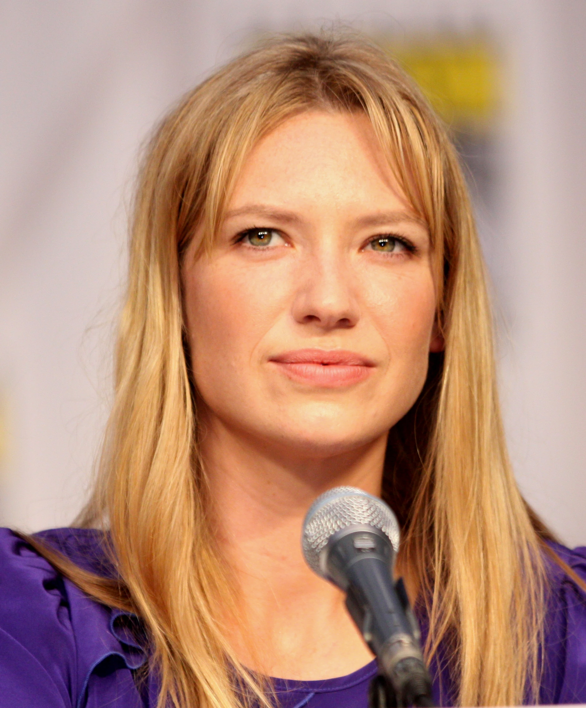Anna Torv – Fringe-Wiki - Alles über Olivia Dunham, Peter Bishop ...