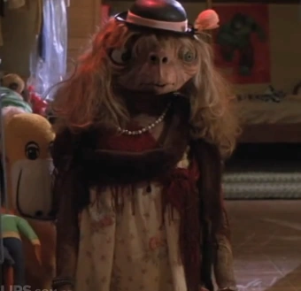 Image - Et girl.png - E.T. The Extra Terrestrial Wiki