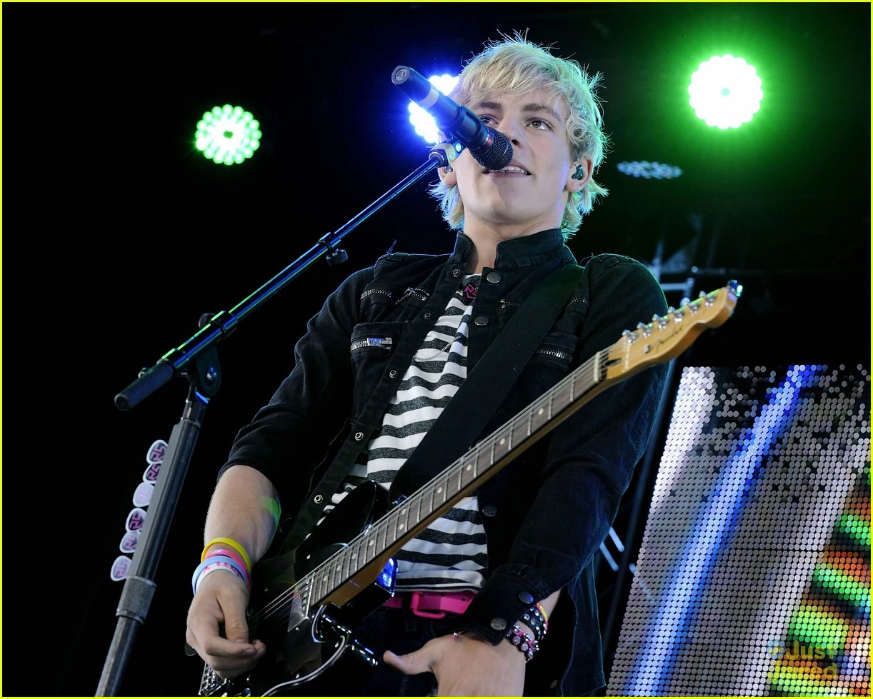 Image - Ross-lynch-r5-toronto-13.jpg - Austin & Ally Wiki